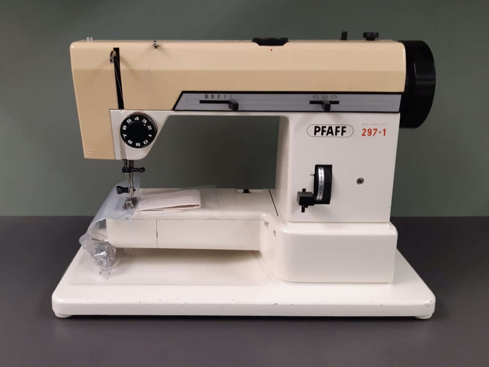 Pfaff / Naaimachines | NaaimachineWebwinkel.nl