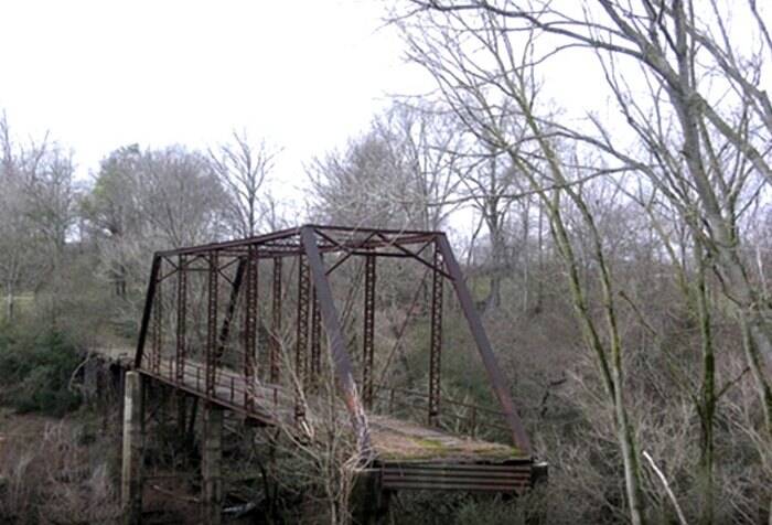 The Story Behind This Haunted Bridge In Alabama Is Truly Creepy, Oxford ...