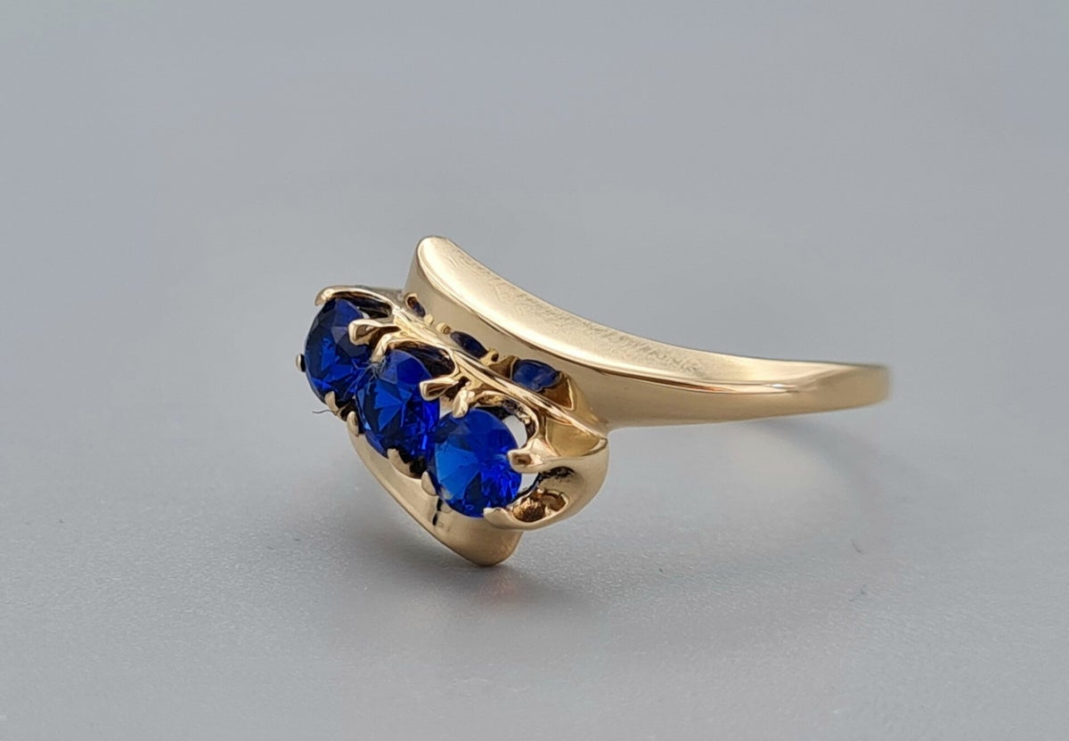 Gouden ring met Apetiet. Gouden ringen met Edelstenen