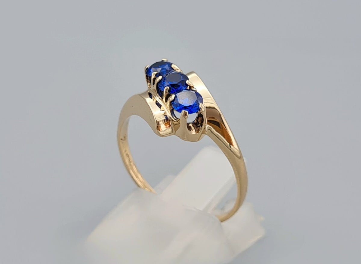 Gouden ring met Apetiet. Gouden ringen met Edelstenen