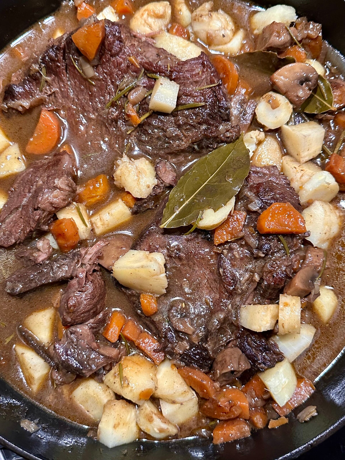 RUNDER RIB LAPPEN GESTOOFD IN RODE WIJN / Recepten | WildFoodChef