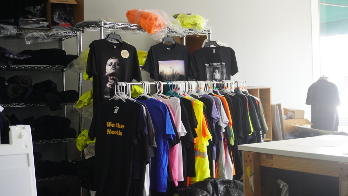 Signs & T-Shirts Screen Printing