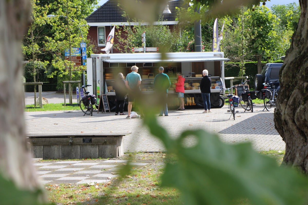 Wekelijkse Markt op Plein onder de Platanen / Evenementen ...