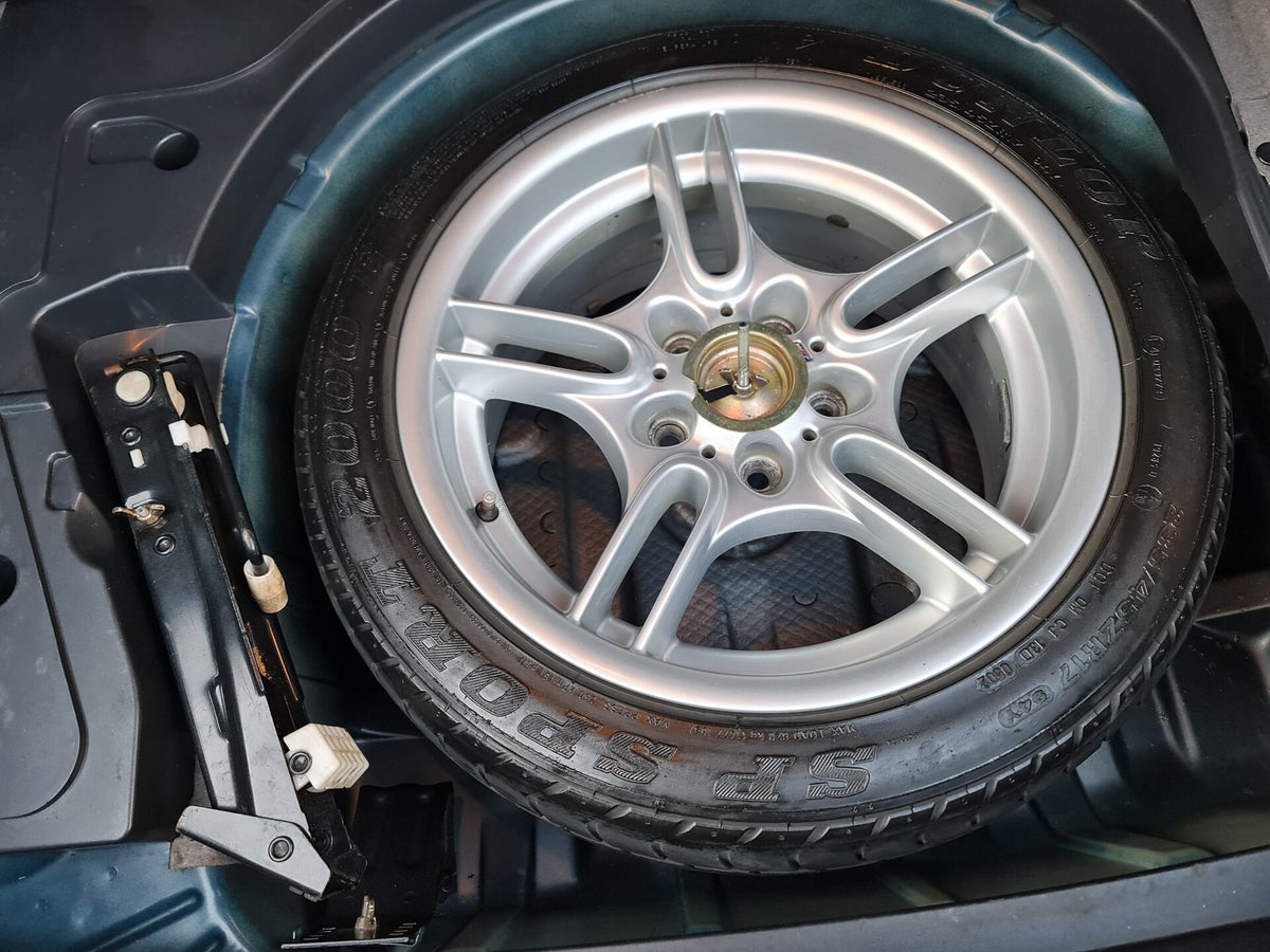 BMW E39 525i M-Sport Topaz Blue | Ed's Car Sales