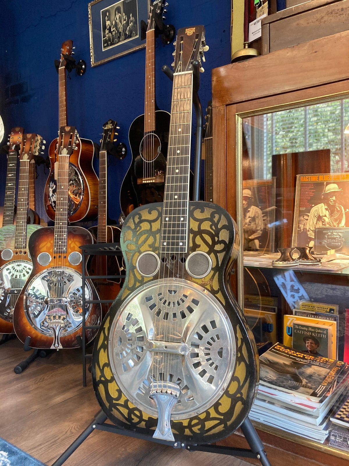 Guitars | Mainwood Guitars | Vintage & Exclusive