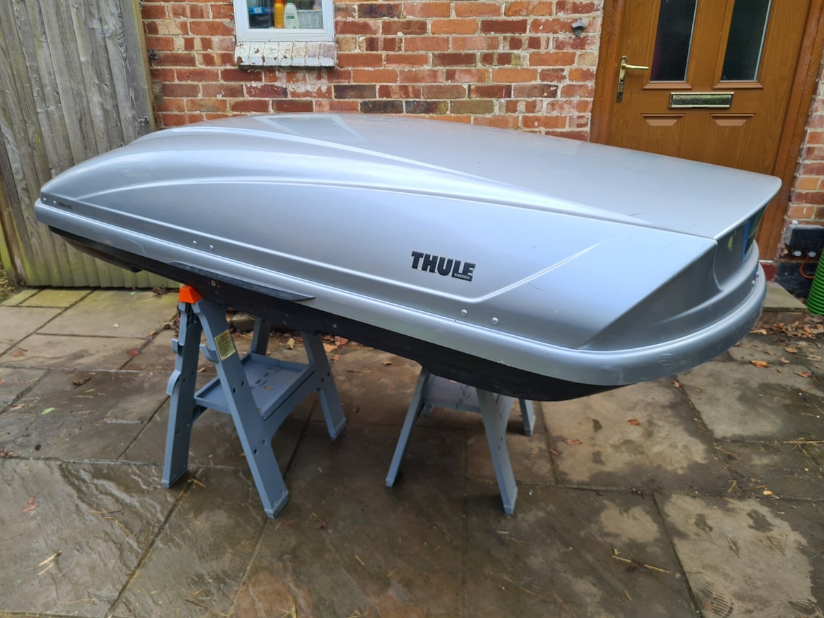 Thule Motion 900 (Silver) | RoofBoxHire