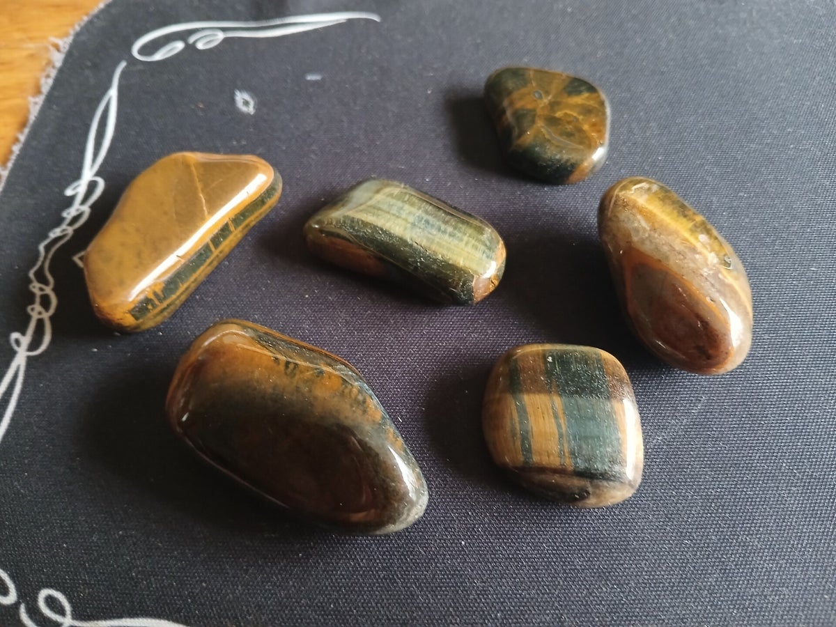 Gold Tiger`s Eye Large Gemstones | gitedbychris.com
