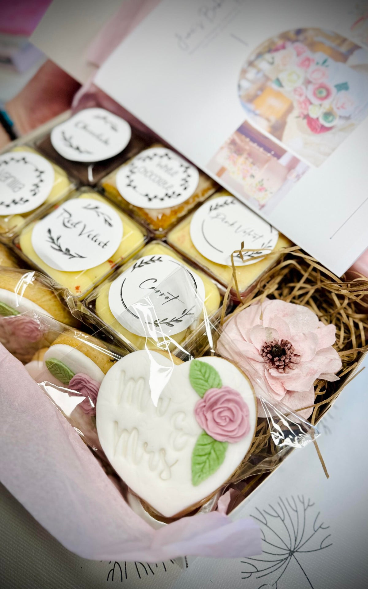 Wedding cake taster box