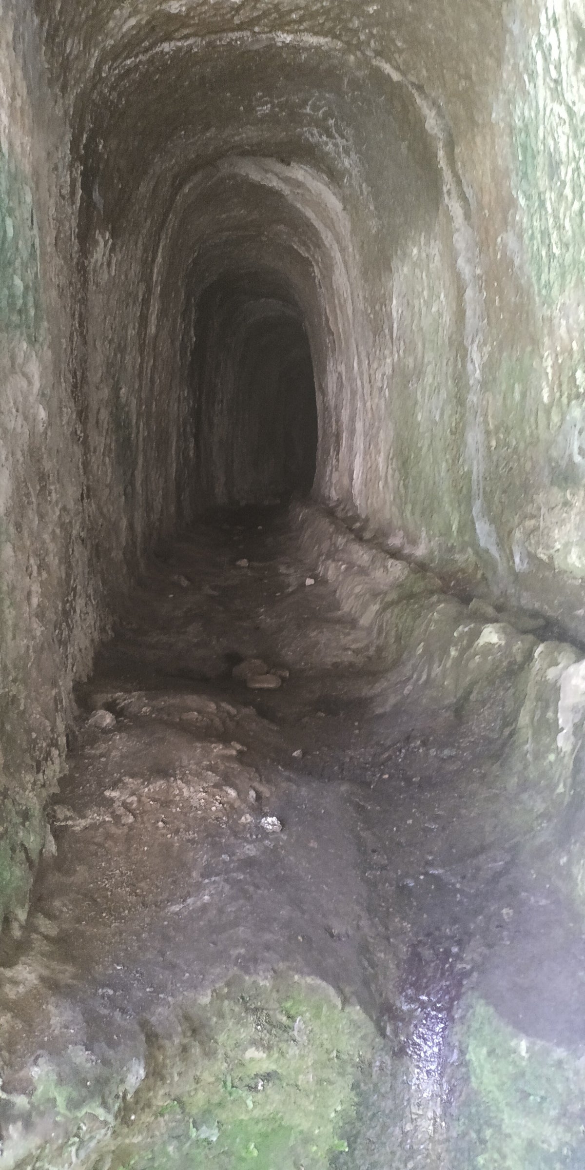 IL CUNICOLO IDRAULICO E LA SORGENTE / ACQUEDOTTI - GROTTE E TOMBE ...