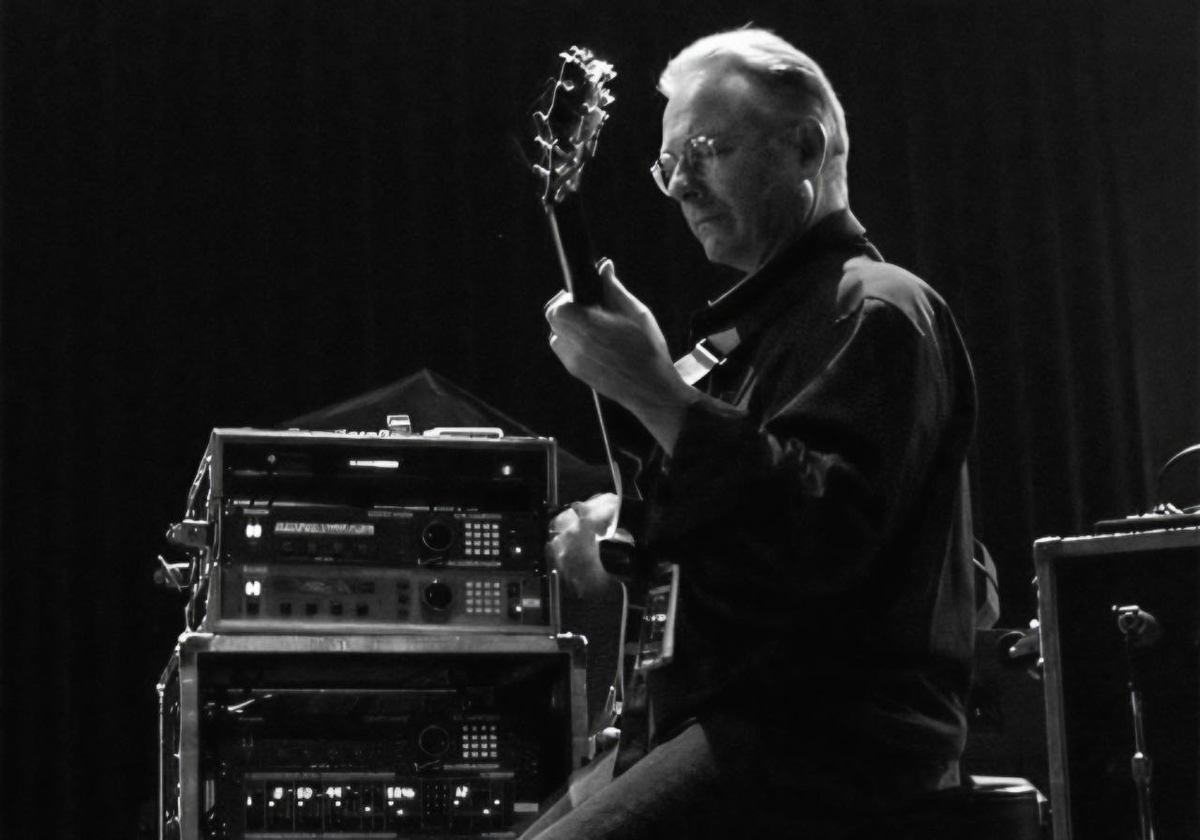 KING CRIMSON: ROBERT FRIPP DICE ADDIO AI LIVE / ROCK NEWS | THUNDER ROCK