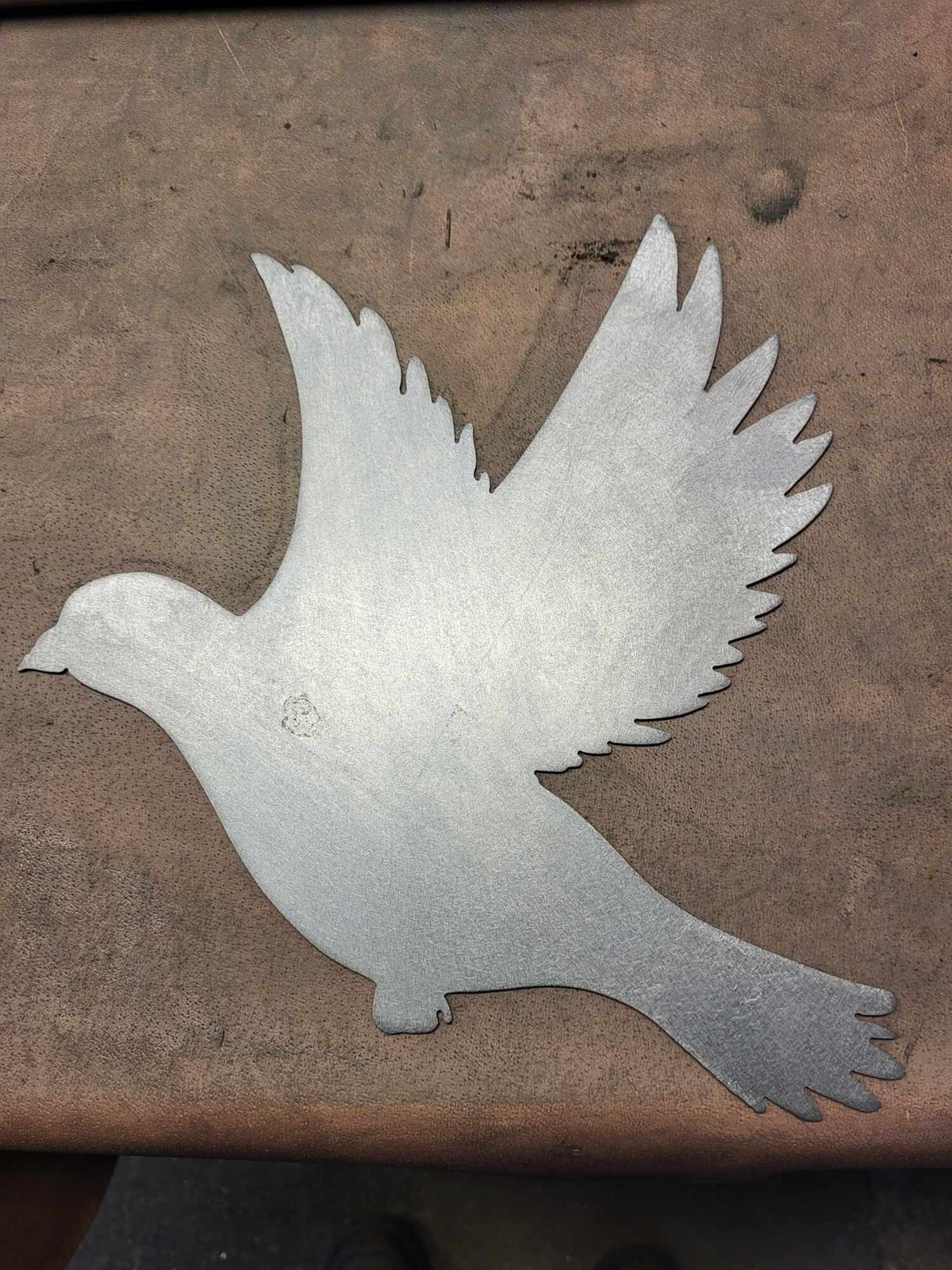 M.A.C. Lofts | Flying Pigeon Cut-Out © | M.A.C. Lofts Pigeon Products