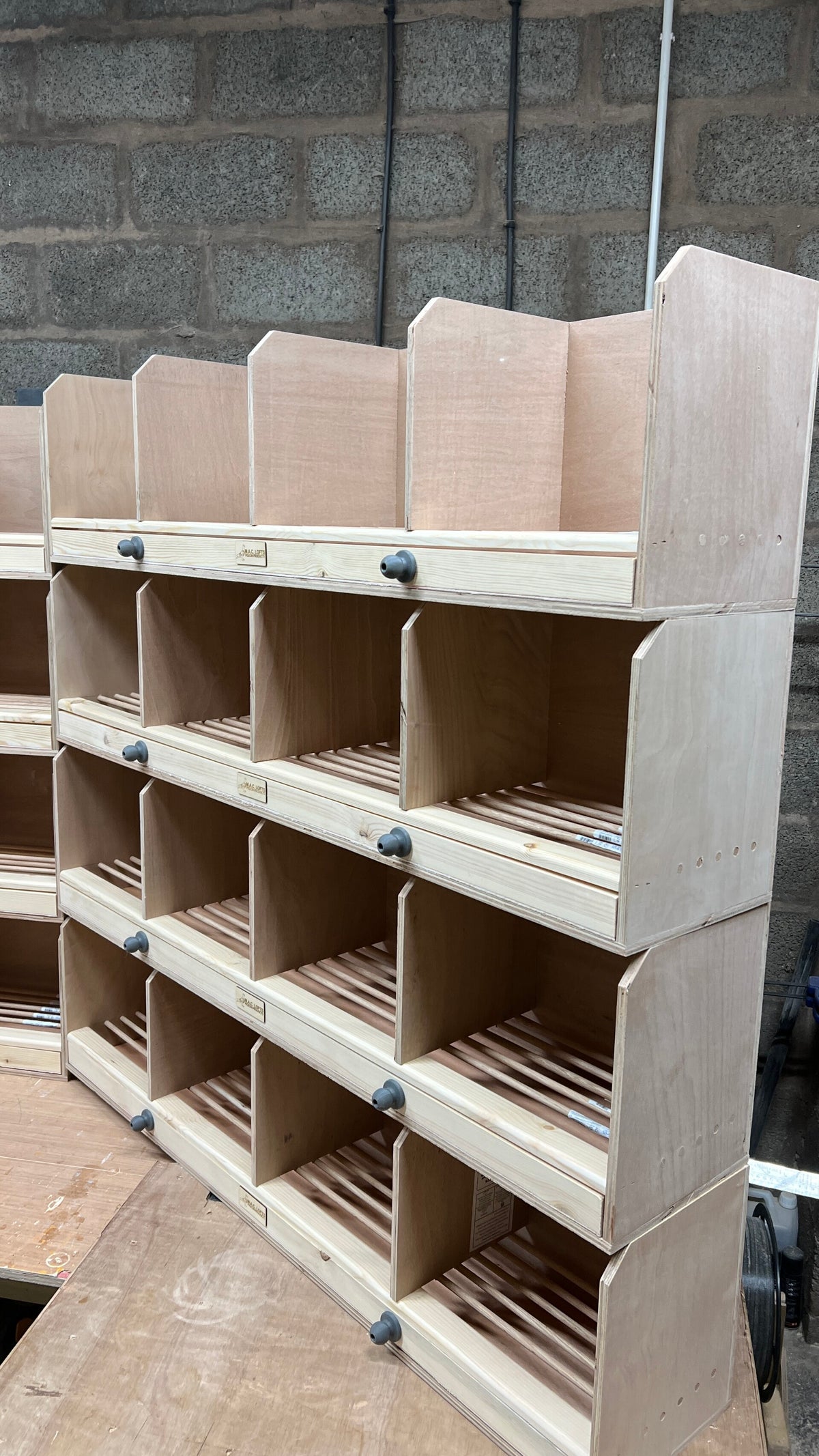 M.A.C. Lofts Exclusive | Premium Pigeon Box Perches © | M.A.C. Lofts ...