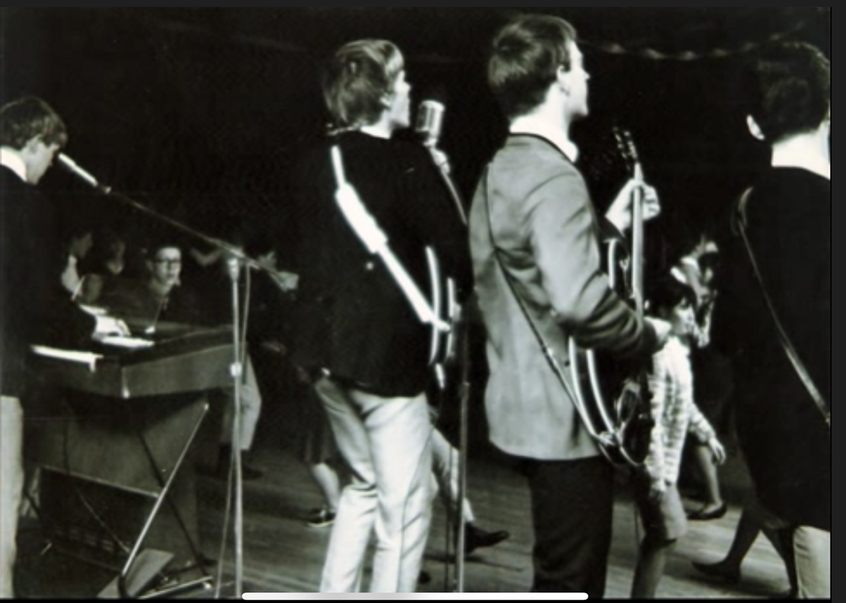 Steve Ellis and The Starfires History | Pipestone HS Class of 1971