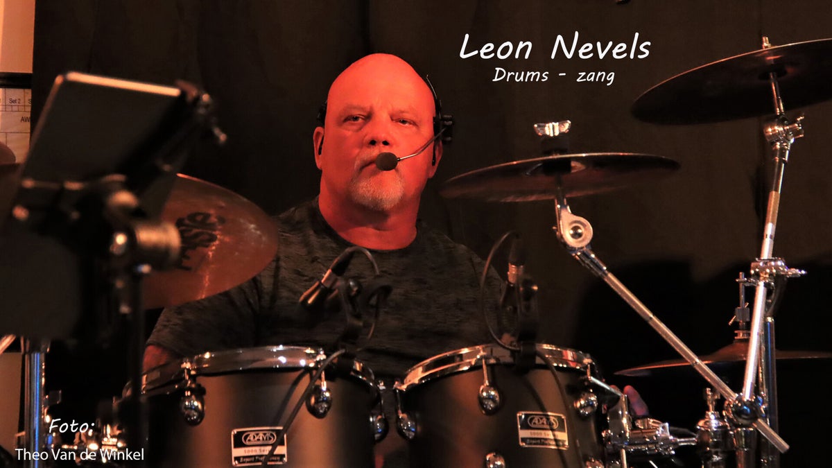 Leon Nevels / Bandleden | Experience-60s.nl