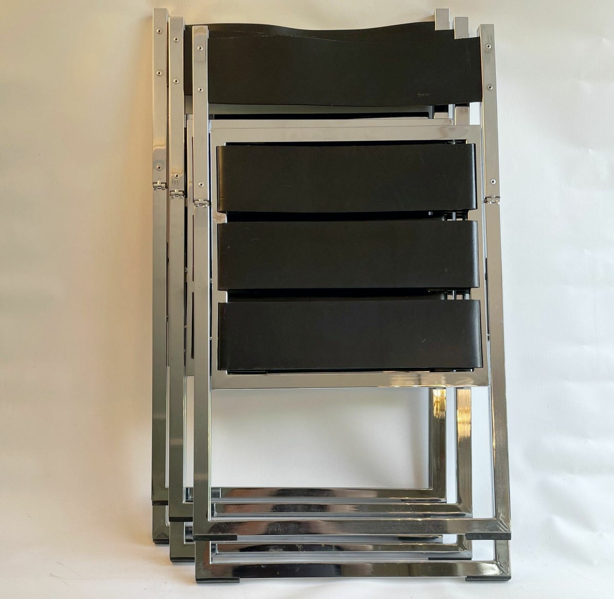 Vono folding chair Interlübke, three available | Volt Design Gallery