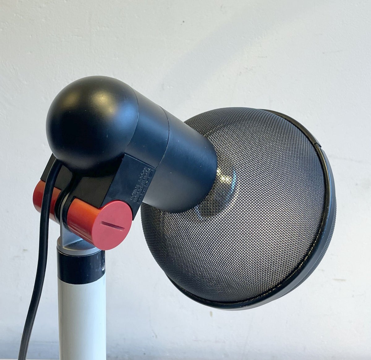 "Micro" table lamp by Roger Tallon for Erco | Volt Design Gallery