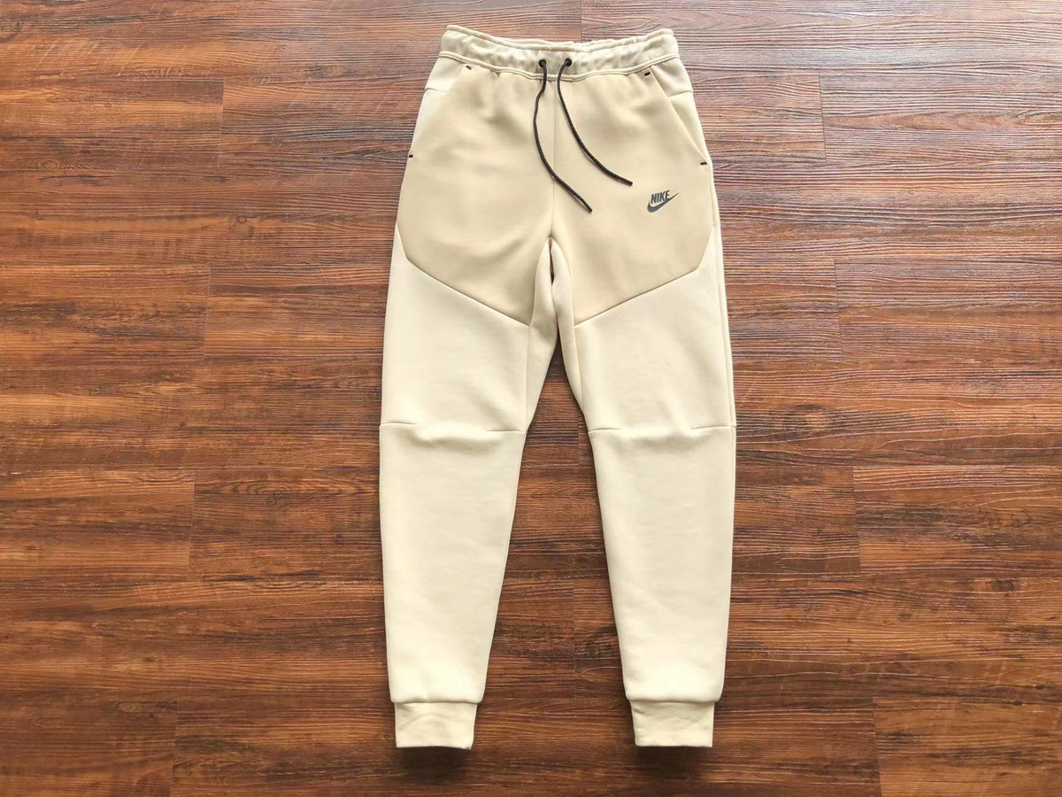 Nike Tech Fleece - Beige | Dripzone