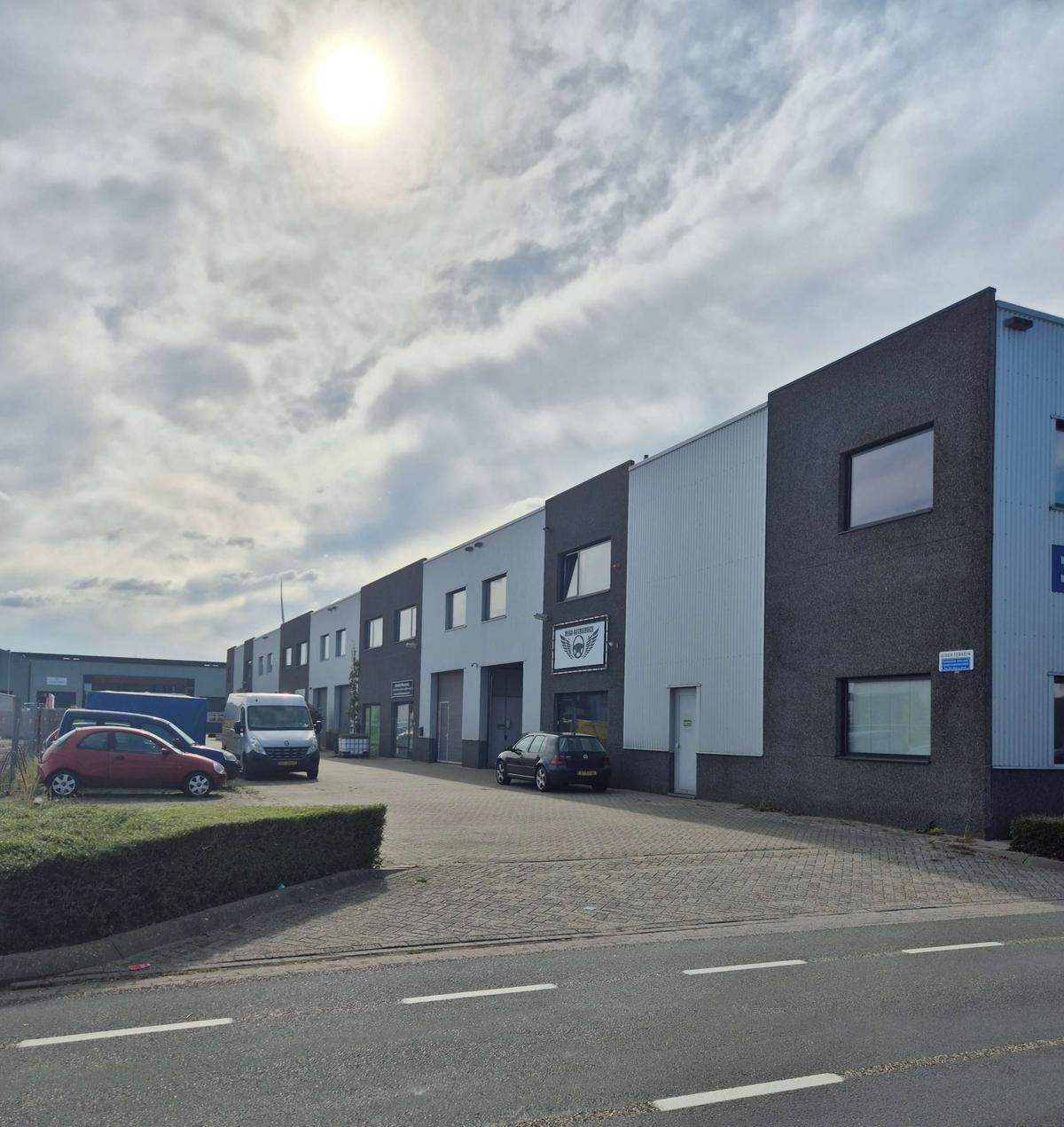 Mega-Autoservice Zaltbommel | Betaalbaar auto-onderhoud