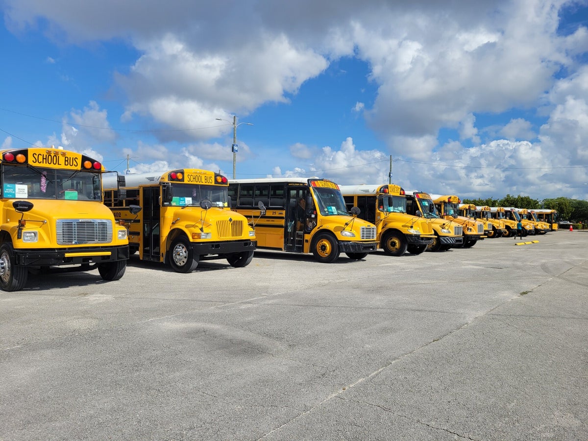 Madruga School Bus | Trusted School Transportation in Hialeah