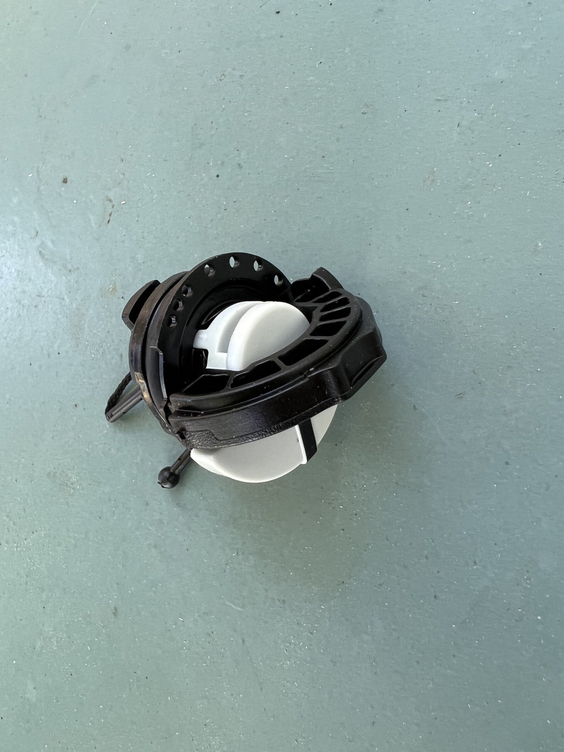 Bouchon de réservoir d'huile - Origine STIHL - MS171 - MS181 ...