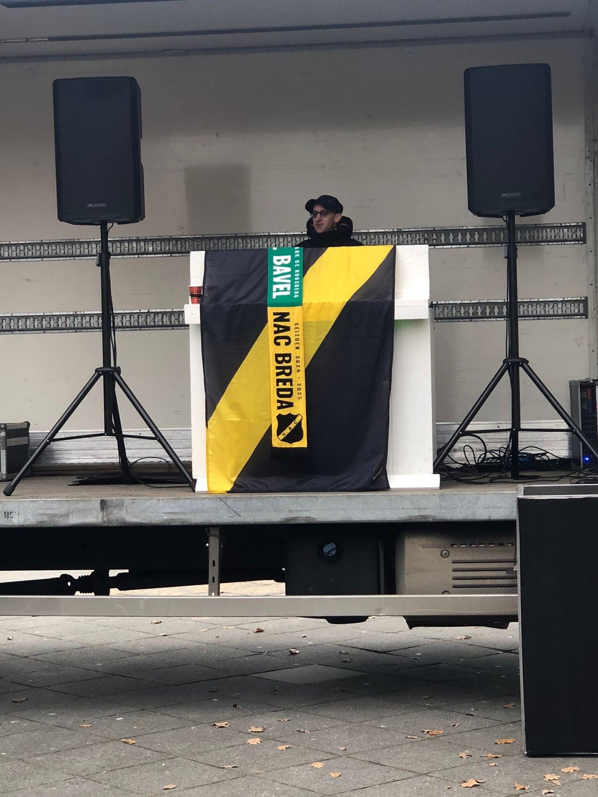 Sportkantine DJ / Te boeken Feesten | Feest DJ Ewout