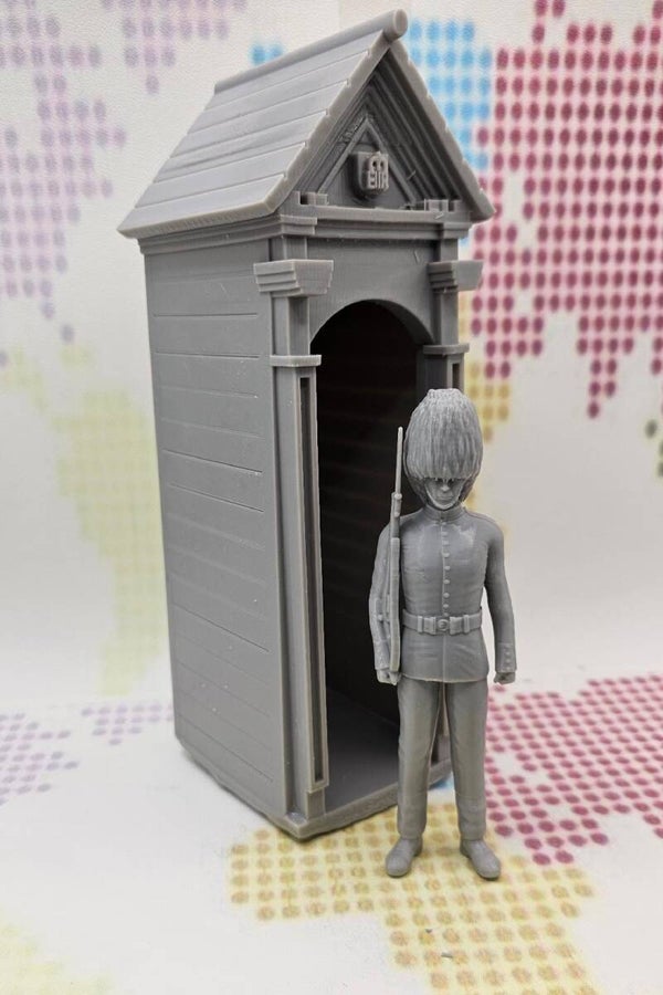 Buckingham Palace Sentry Box & Guard | SCALE 3D WORLD