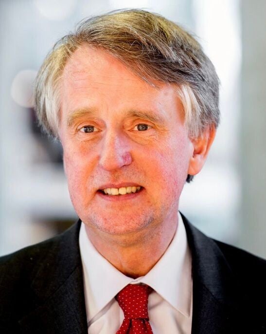 CHAOS SCHIPHOL OOK DE SCHULD VAN NODELOZE VAKANTIEGANGERS | GEERT DALES