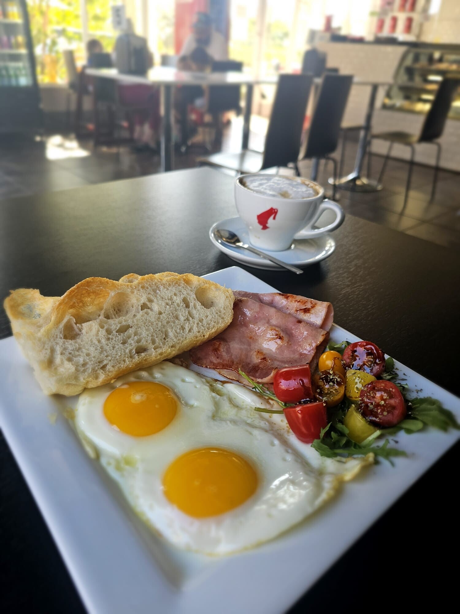 BREAKFAST, BRUNCH & LUNCH | Bomboloni Bakery & Café