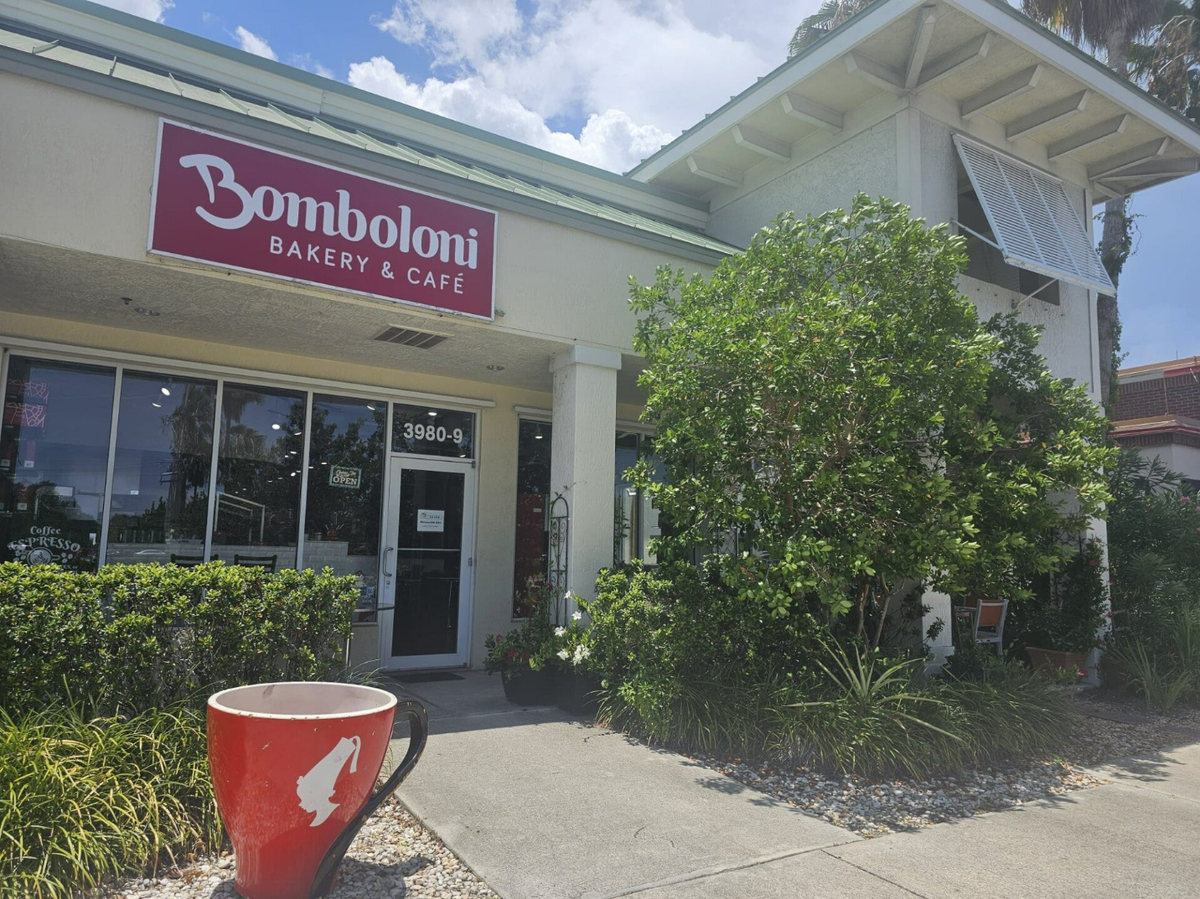About Us | Bomboloni Bakery & Café
