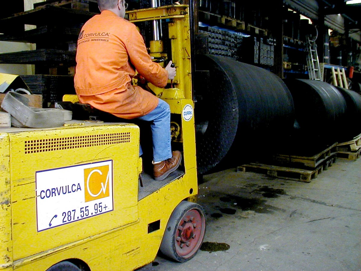 CORVULCA Industrieller Gummi, Fender & Verschleißschutz I Con-Tec