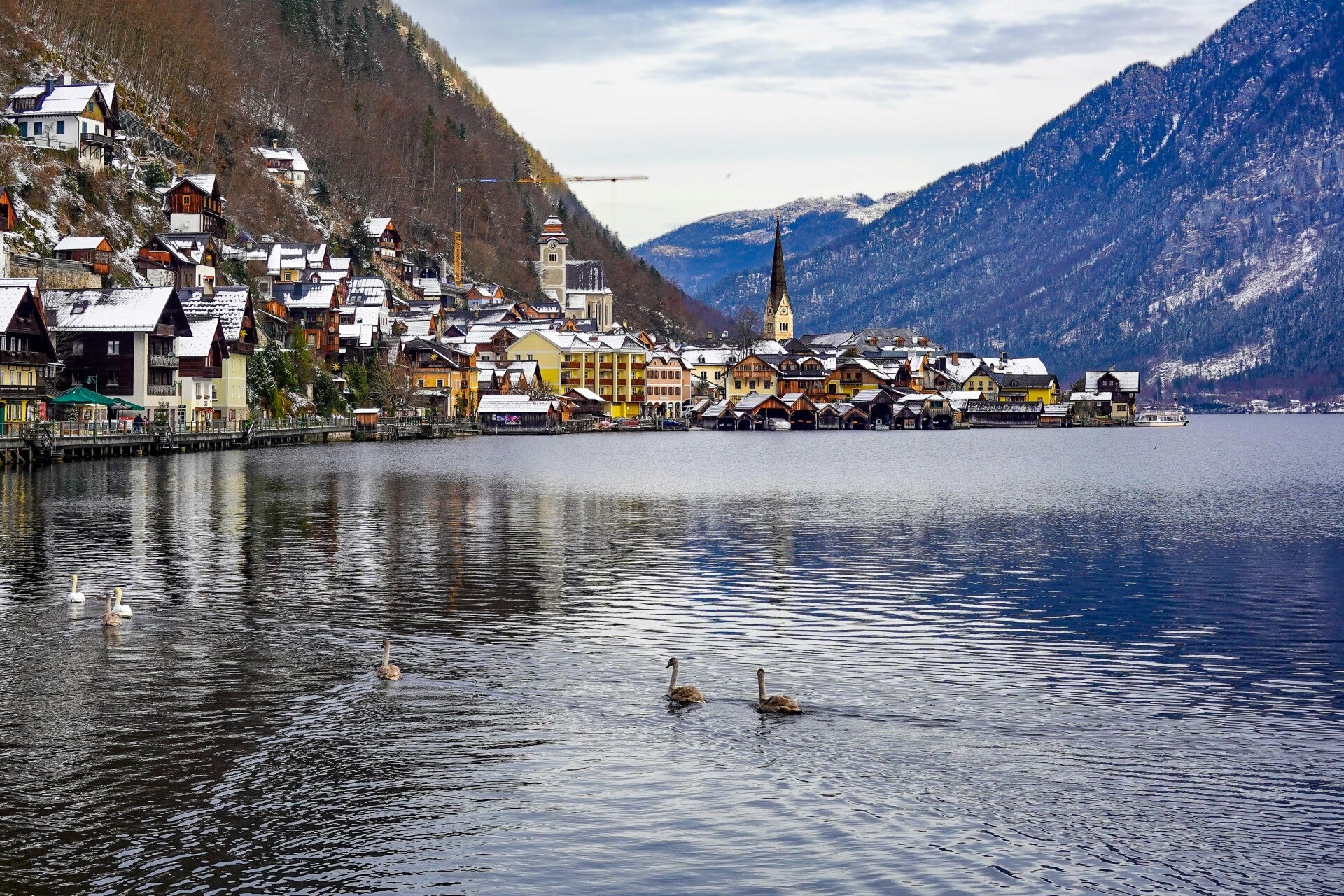 10 of the Best Lake Towns in the US To Visit This Summer