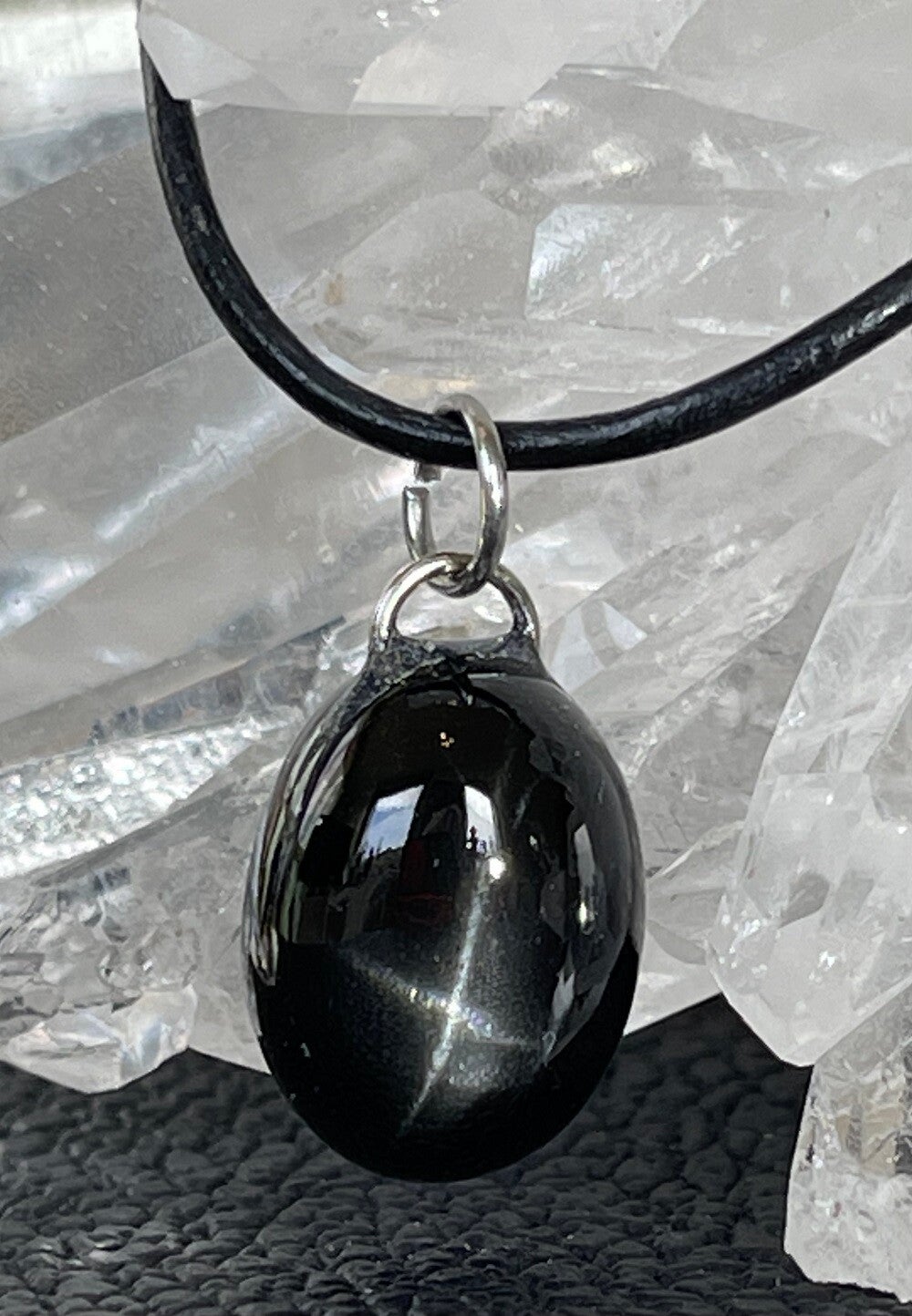 Black Star of Ster Diopsiet Hangertje, met veter | Jalla Stones ...