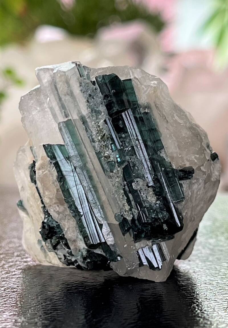 Blauwe Toermalijn in Kwarts ruw, klein | Jalla Stones - Edelstenen en ...