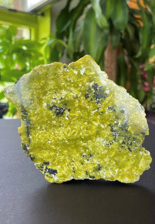 Lizardiet ruw uit Noorwegen, één zijde gepolijst, groot | Jalla Stones ...