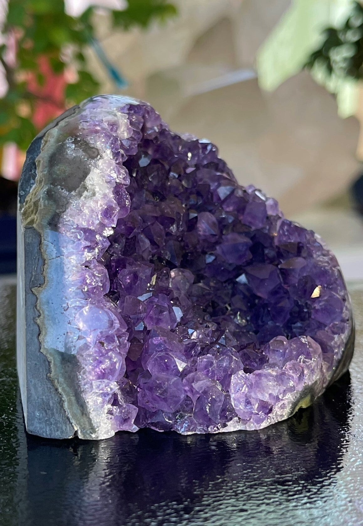 Amethist Geode uit Uruguay ruw, medium | Jalla Stones - Edelstenen en ...