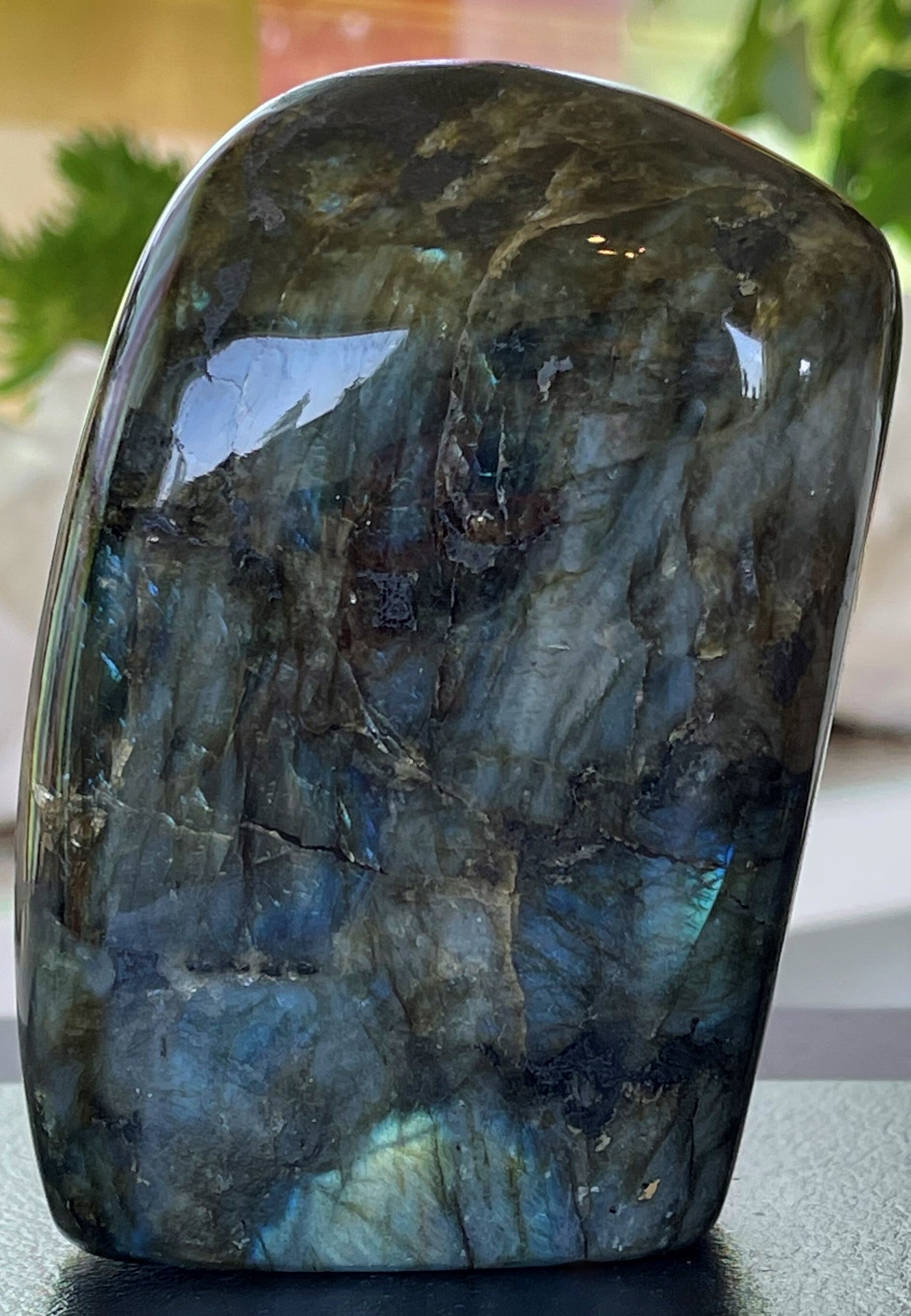 Labradoriet Free Form gepolijst uit Madagascar | Jalla Stones - Edelstenen en Mineralen