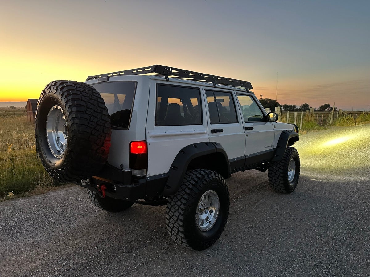 CLEAN BUILD 1998 Jeep Cherokee XJ Classic RestoMod | Hazard Buildz