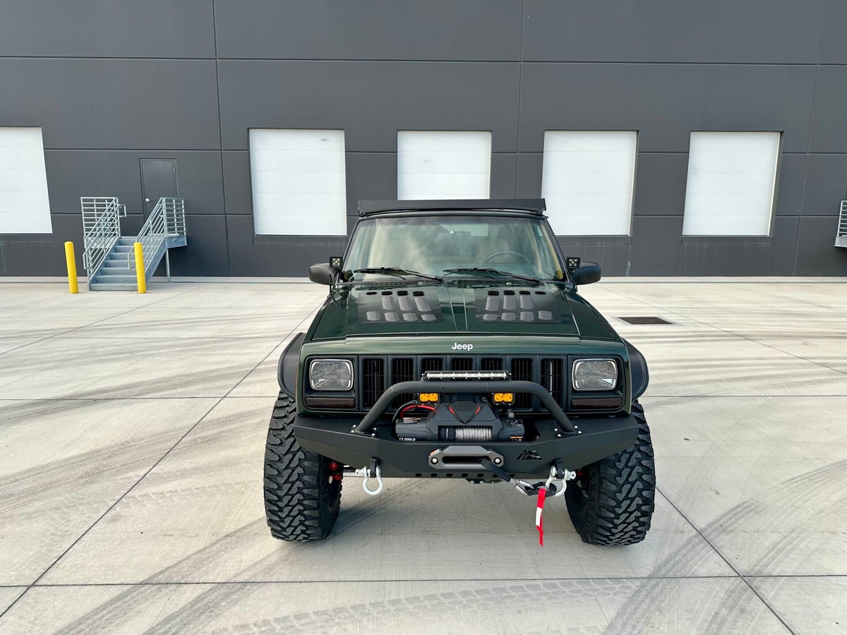 1997 Jeep Cherokee XJ - Moss Green Pearl | Hazard Buildz