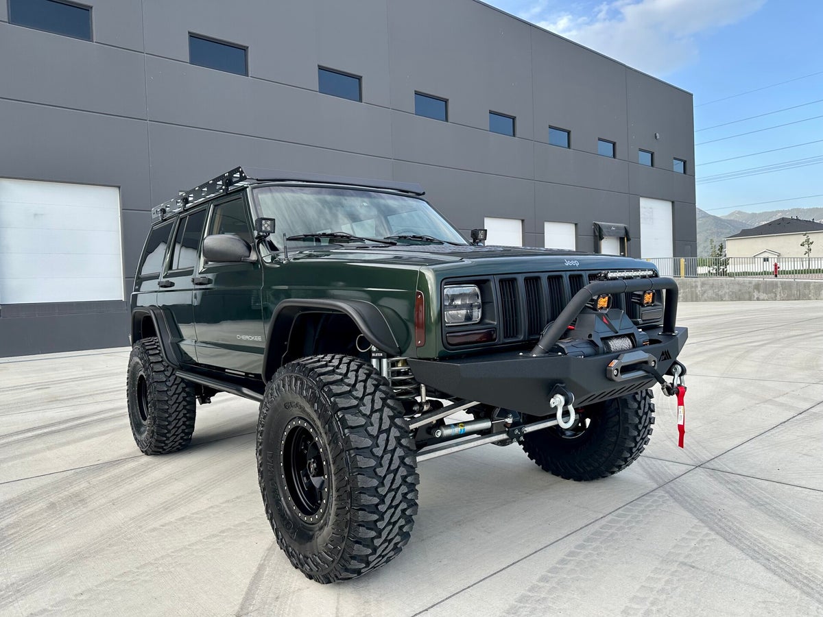 1997 Jeep Cherokee XJ - Moss Green Pearl | Hazard Buildz