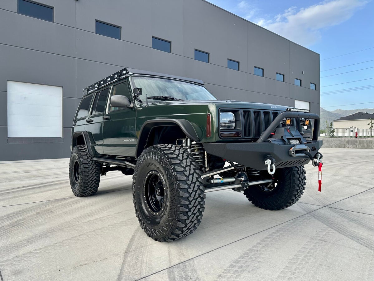 1997 Jeep Cherokee XJ - Moss Green Pearl | Hazard Buildz