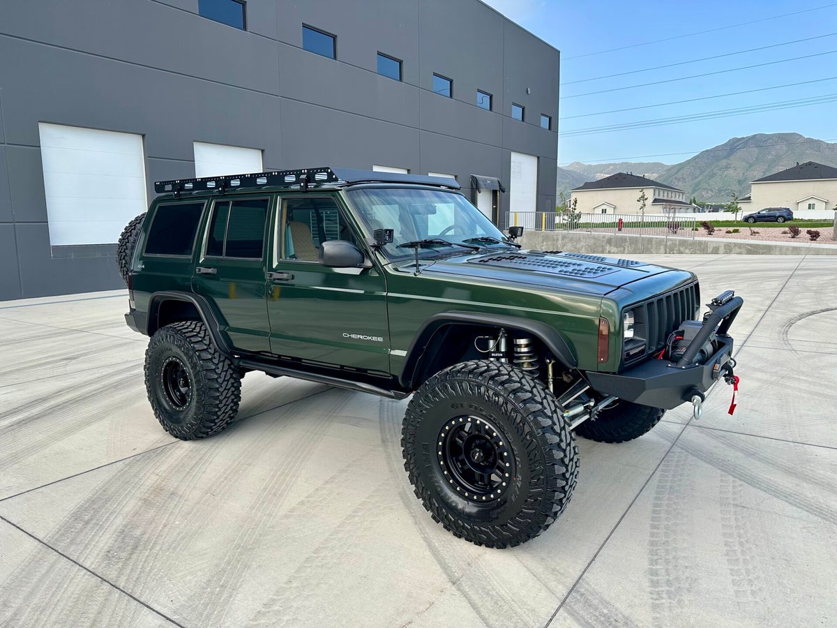 1997 Jeep Cherokee XJ - Moss Green Pearl | Hazard Buildz