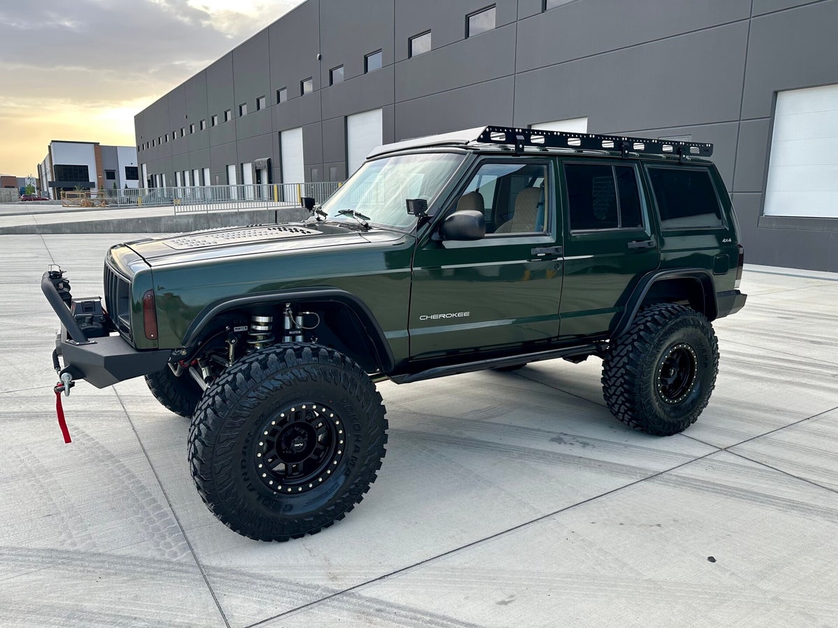1997 Jeep Cherokee XJ - Moss Green Pearl | Hazard Buildz