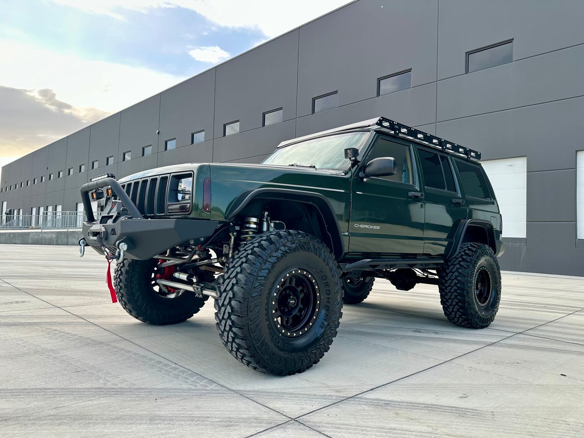 1997 Jeep Cherokee XJ - Moss Green Pearl | Hazard Buildz