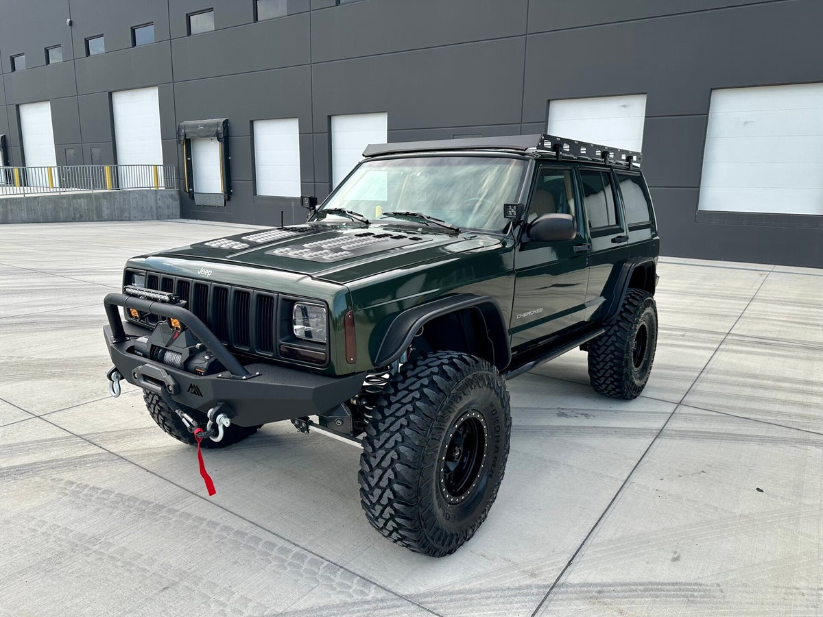 1997 Jeep Cherokee XJ - Moss Green Pearl | Hazard Buildz