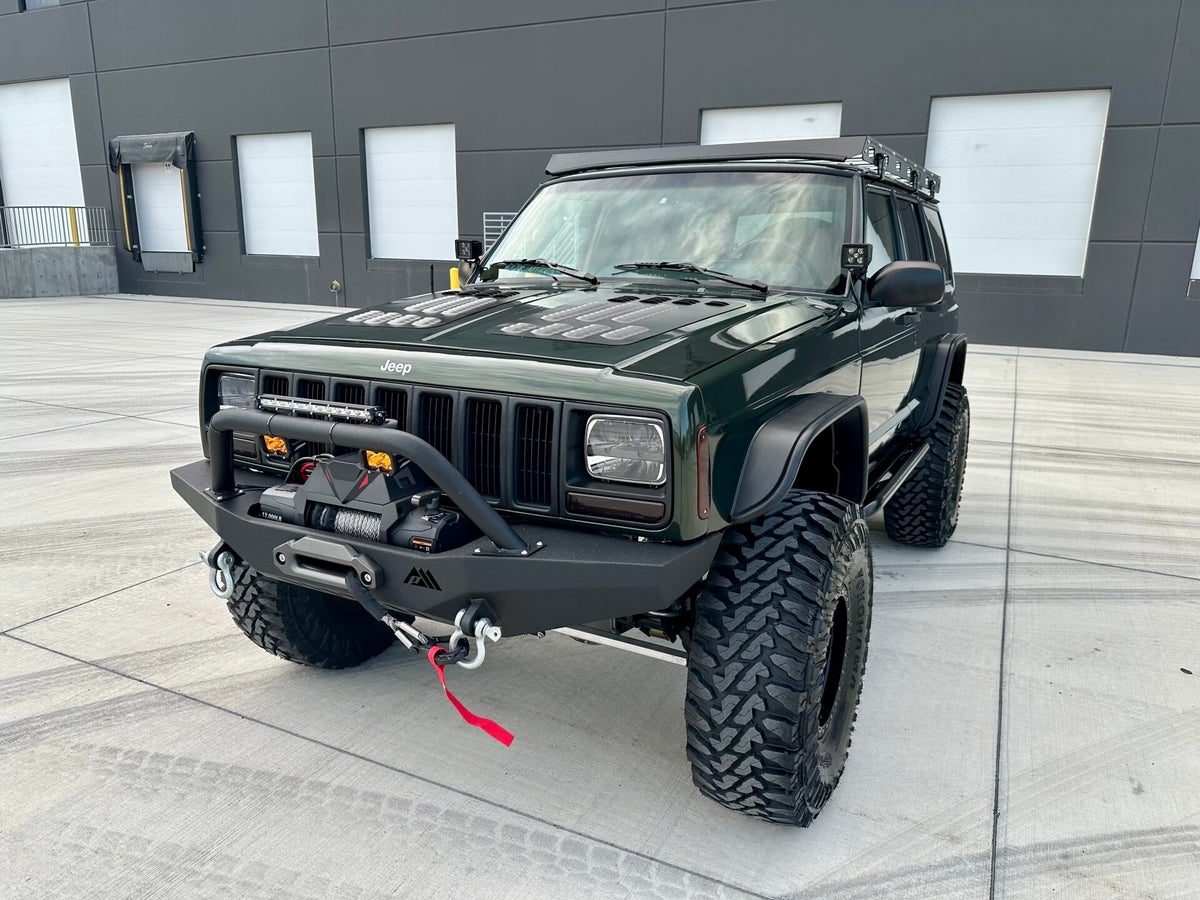 1997 Jeep Cherokee XJ - Moss Green Pearl | Hazard Buildz