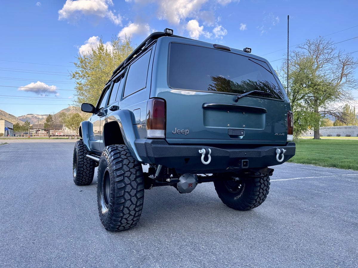 Gunmetal Blue 1999 Jeep Cherokee XJ Build | Hazard Buildz