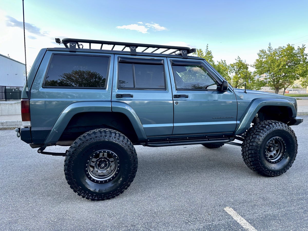 Gunmetal Blue 1999 Jeep Cherokee XJ Build | Hazard Buildz