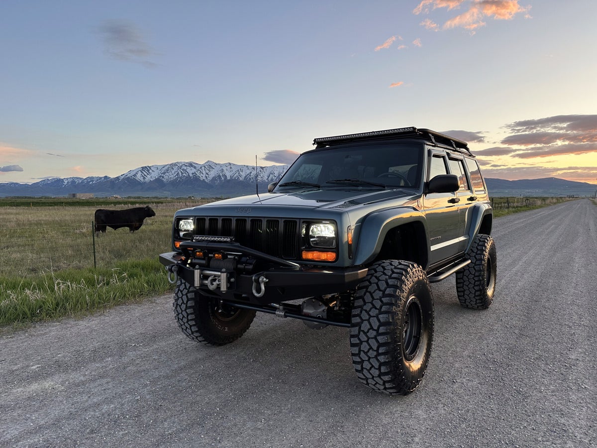 Gunmetal Blue 1999 Jeep Cherokee XJ Build | Hazard Buildz