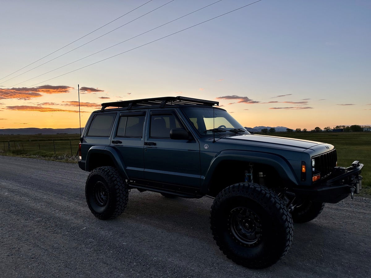 Gunmetal Blue 1999 Jeep Cherokee XJ Build | Hazard Buildz