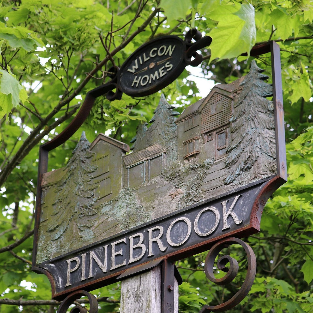 Pine Brook | Suffolk Village Signs